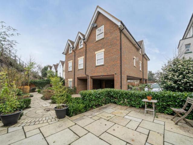 2 bedroom apartment for sale in Nightingale Road, Guildford, Surrey, GU1
