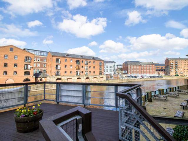 2 bedroom apartment for sale in No 1 Dock Street, LS10
