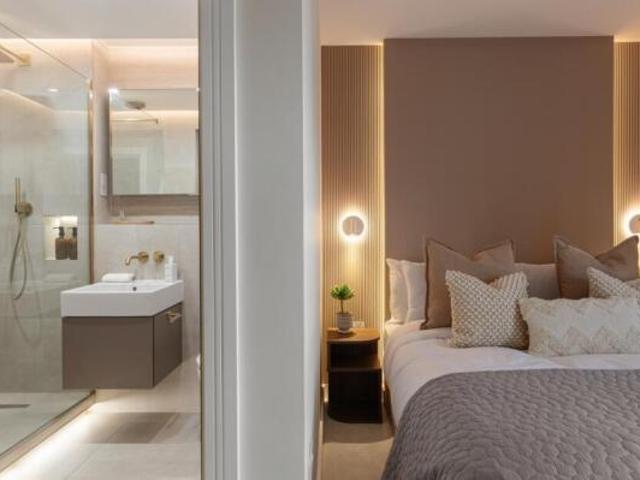 2 bedroom apartment for sale in North End Road London W14