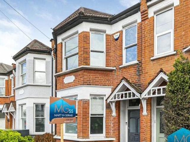 2 Bedroom Apartment For Sale In North Finchley, London