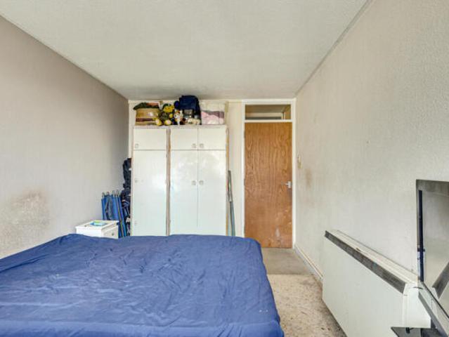 2 bedroom apartment for sale in North Road, Westcliff on sea, SS0