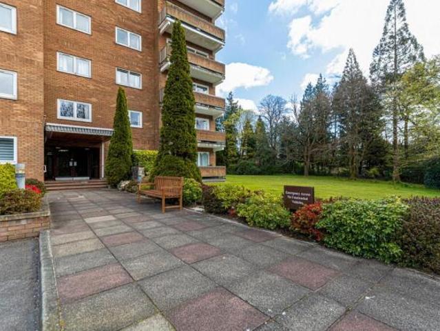 2 bedroom apartment for sale in Norwood Park, Bearsden, G61