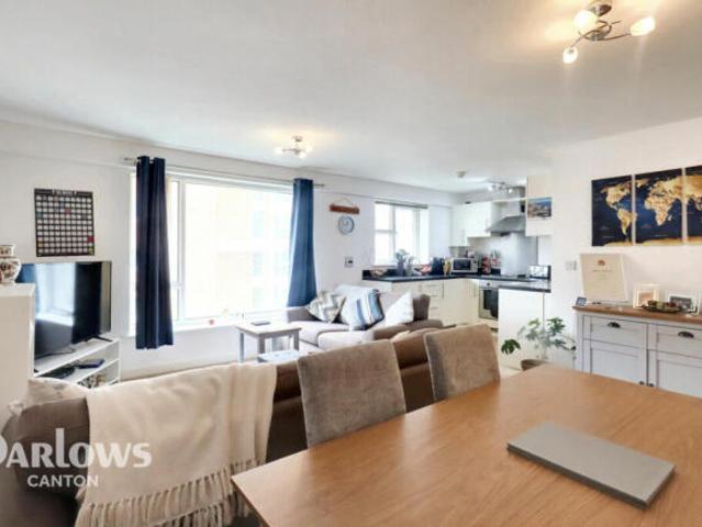 2 bedroom apartment for sale in Overstone Court, Cardiff, CF10