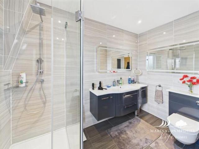 2 bedroom apartment for sale in Oyster Quay, Port Solent, PO6