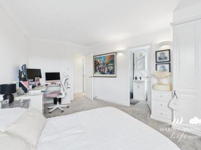 2 bedroom apartment for sale in Oyster Quay, Port Solent, PO6
