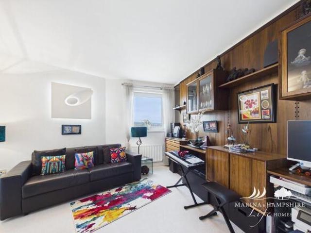 2 bedroom apartment for sale in Oyster Quay, Port Solent, PO6