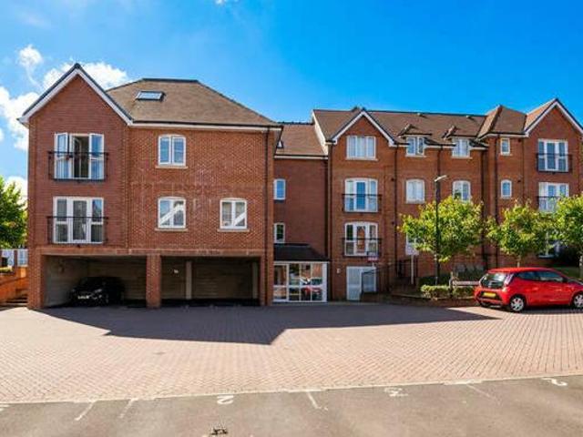 2 bedroom apartment for sale in Oasthouse Drive Horndean PO8