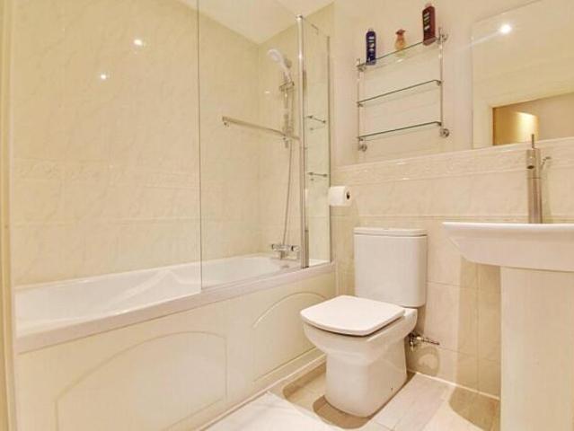 2 bedroom apartment for sale in Observer Drive, Watford, Hertfordshire, WD18