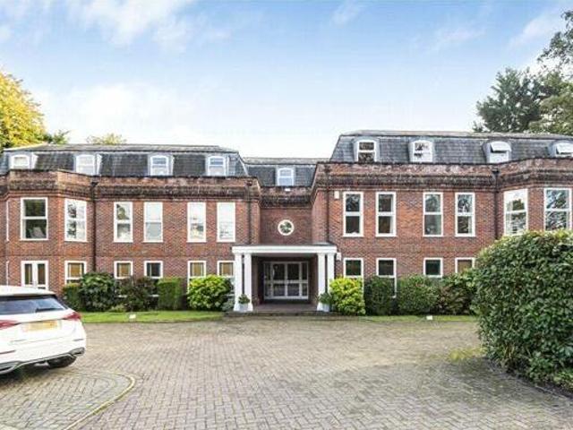 2 Bedroom Apartment For Sale In Old Windsor, Berkshire