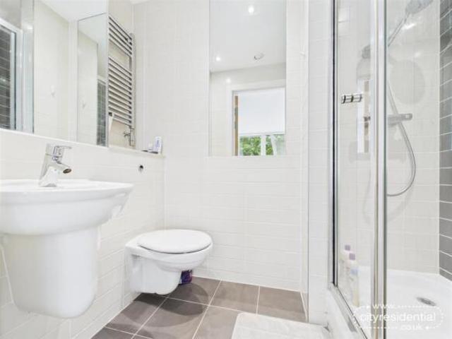2 bedroom apartment for sale in One Park West, Liverpool, L1
