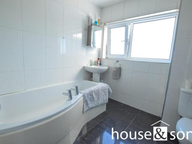 2 bedroom apartment for sale in Opposite Durley Beach, Chine Crescent Road, West Cliff, Bournemouth, BH2