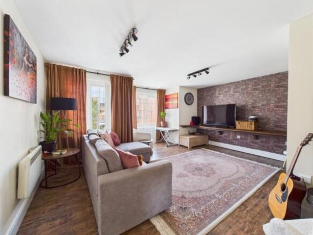 2 bedroom apartment for sale in Atlantic Way, City Point, DE24