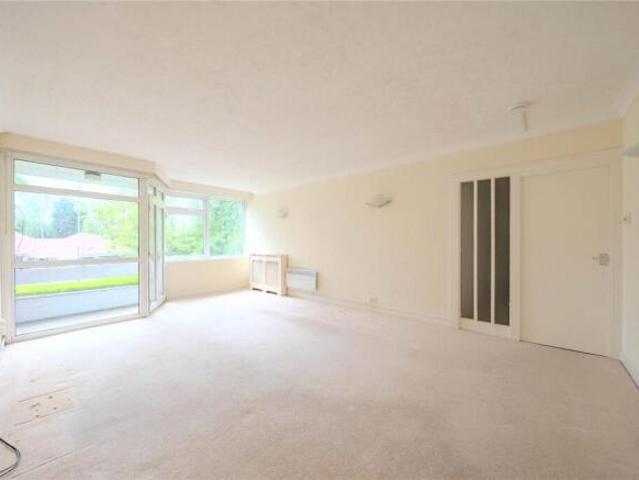 2 bedroom apartment for sale in Avondale Court, Leeds, LS17