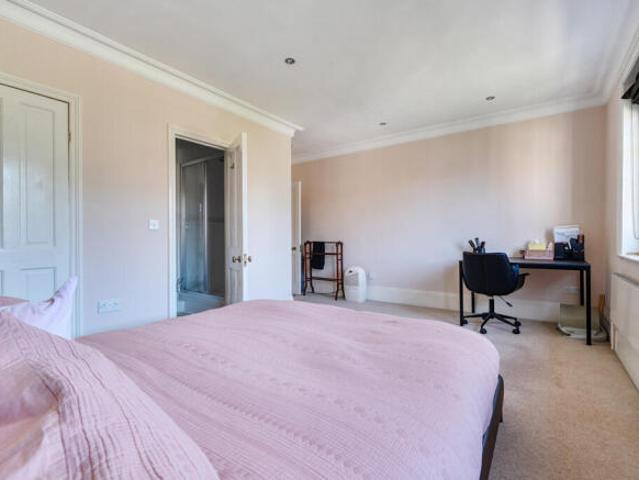 2 bedroom apartment for sale in Abbots Walk, Reading, Berkshire, RG1