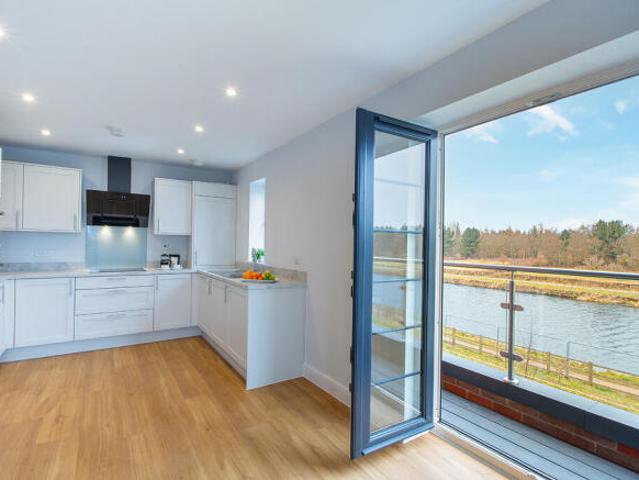 2 bedroom apartment for sale in Aberford Road, Woodlesford, LS26 8WR, LS26