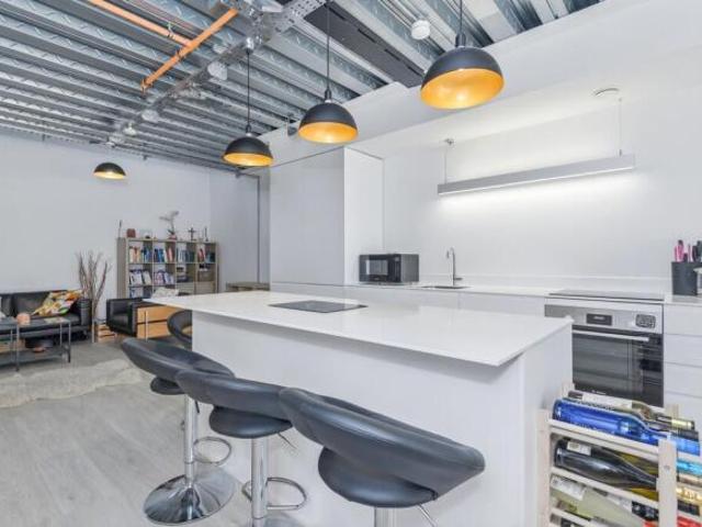 2 bedroom apartment for sale in Aire Lofts, Happy Walk, LS9
