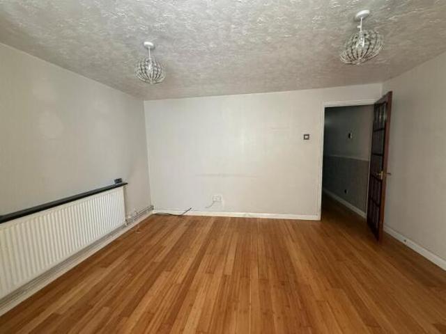 2 bedroom apartment for sale in Albany Road, Pilgrims Hatch, Brentwood, CM15