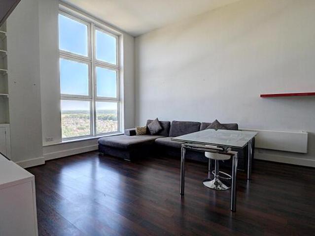 2 bedroom apartment for sale in Alencon Link, Basingstoke, RG21