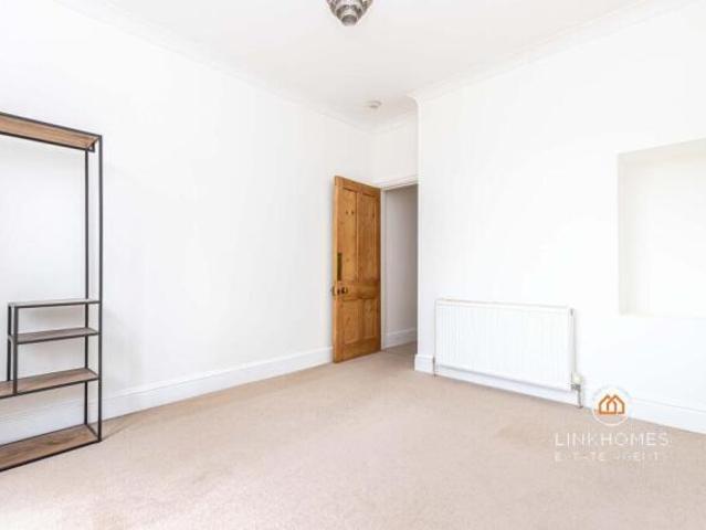 2 bedroom apartment for sale in Alexandra Road, Poole, BH14