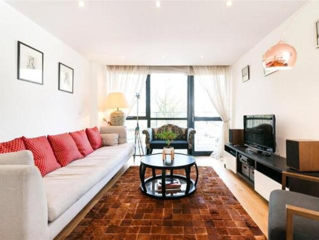 2 bedroom apartment for sale in Allgood Street, London, E2