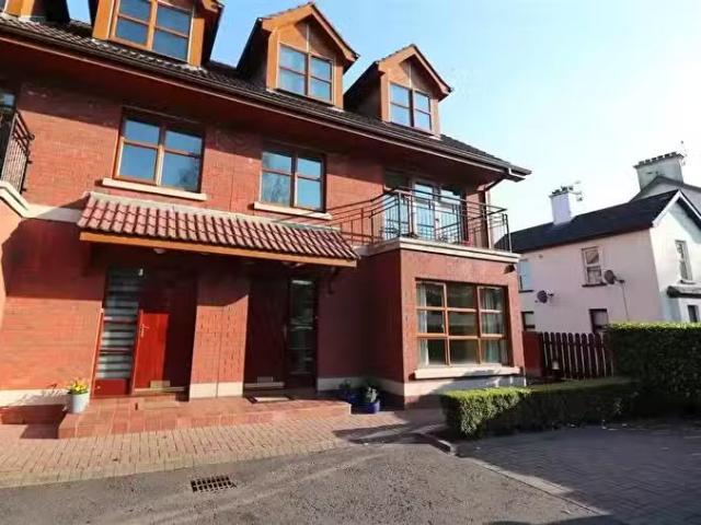 2 Bedroom Apartment For Sale In Alpha Mews, Lisburn, BT27