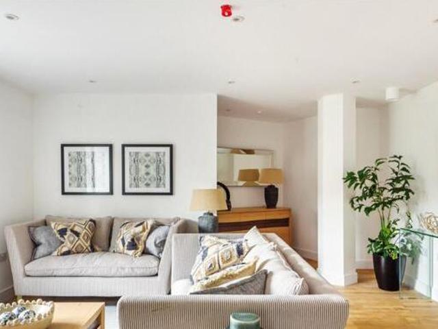2 Bedroom Apartment For Sale In Alton, Hampshire