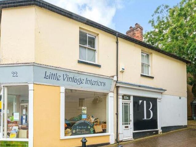 2 Bedroom Apartment For Sale In Alton, Hampshire