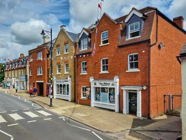 2 Bedroom Apartment For Sale In Ampthill, Bedfordshire