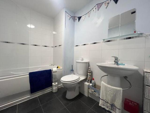2 bedroom apartment for sale in Apartment, The Waterfront, Openshaw, M11