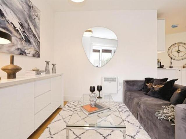 2 bedroom apartment for sale in Apartment Three, Viciniti Court, St. Albans, AL1