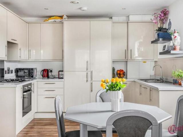 2 bedroom apartment for sale in Apricot Court, Lily Way, Palmers Green N13