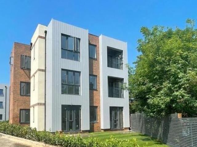 2 Bedroom Apartment For Sale In Arbour Lane, Chelmsford