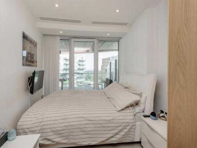 2 bedroom apartment for sale in Arena Tower, E14