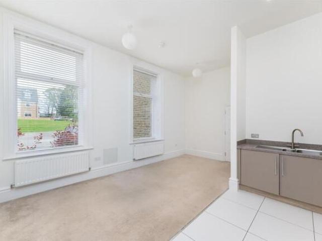 2 bedroom apartment for sale in Arkendale Court, Menston, LS29