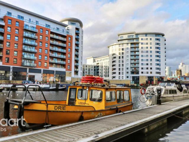 2 bedroom apartment for sale in Armouries Way, Leeds, LS10