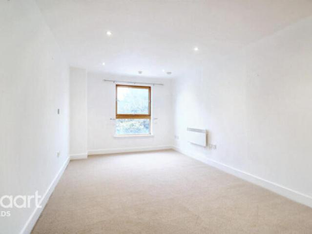 2 bedroom apartment for sale in Armouries Way, LEEDS, LS10