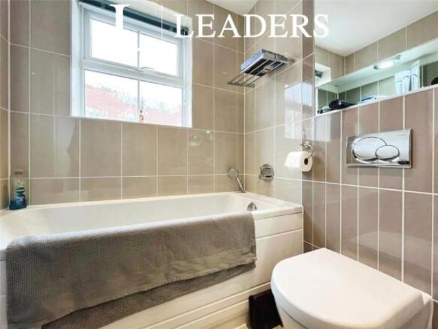 2 bedroom apartment for sale in Armstrong Drive, Worcester, Worcestershire, WR1