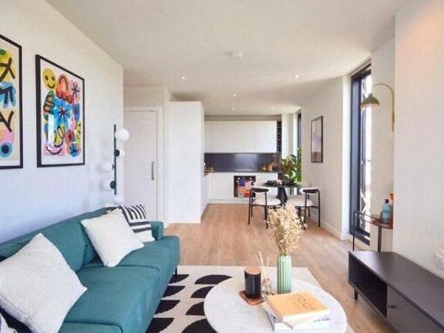 2 Bedroom Apartment For Sale In Aspin Lane, Manchester
