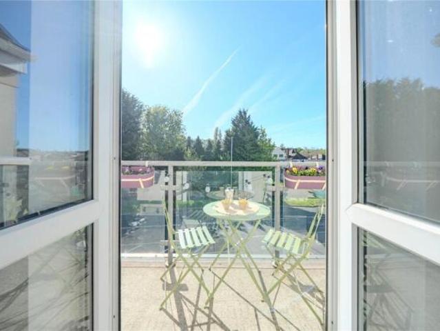 2 bedroom apartment for sale in Astoria Court, Roundhay Road, Leeds, LS8