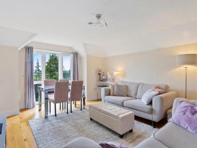 2 bedroom apartment for sale in Buckingham Drive, Reading, RG4