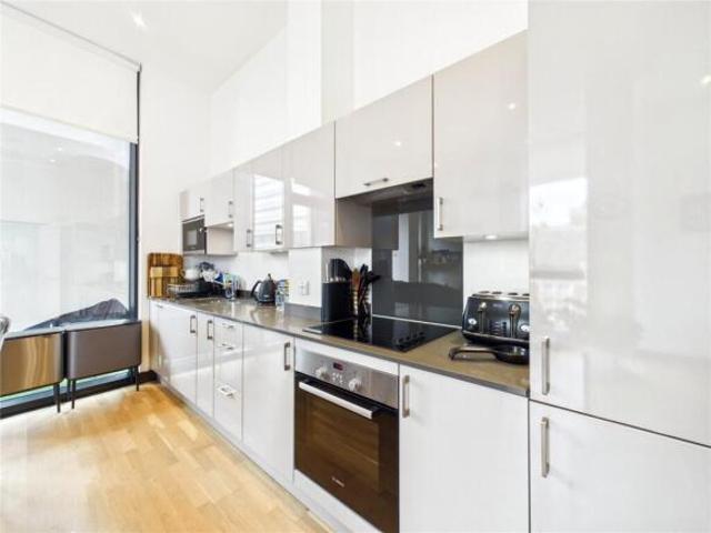 2 bedroom apartment for sale in Burgess Springs, Chelmsford, Essex, CM1