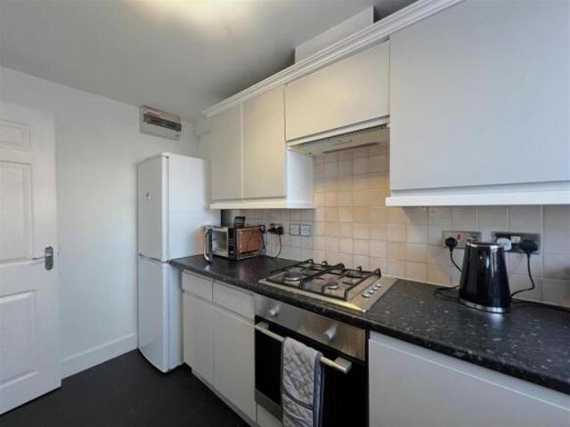 2 bedroom apartment for sale in Byewaters, Watford, WD18