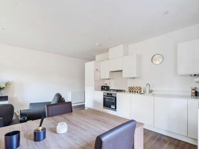 2 Bedroom Apartment For Sale In Barnet
