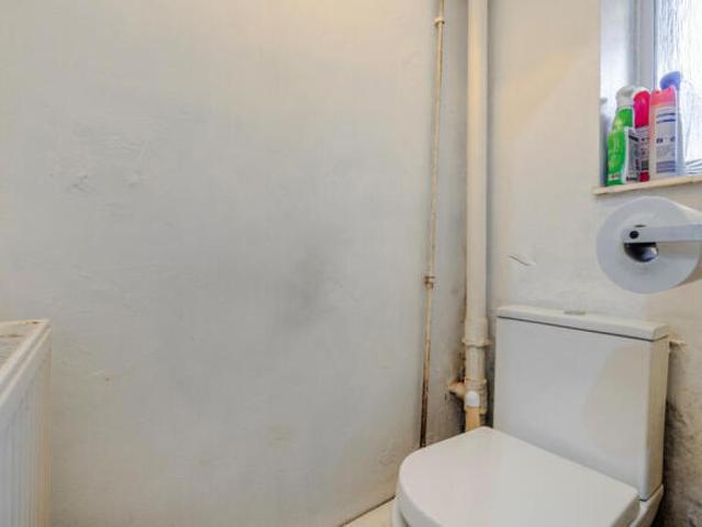 2 bedroom apartment for sale in Barnfield Road, Woolwich, SE18