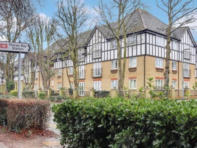 2 bedroom apartment for sale in Barnstaple Road, Thorpe Bay, SS1