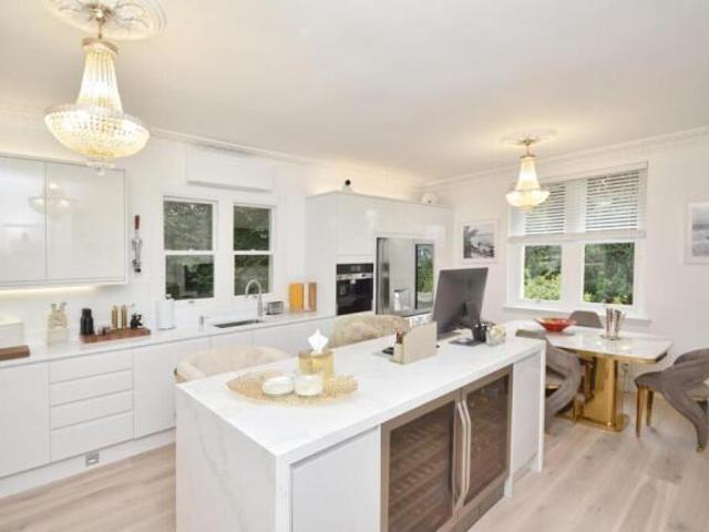 2 bedroom apartment for sale in Bath Road, Bitton, Bristol, BS30