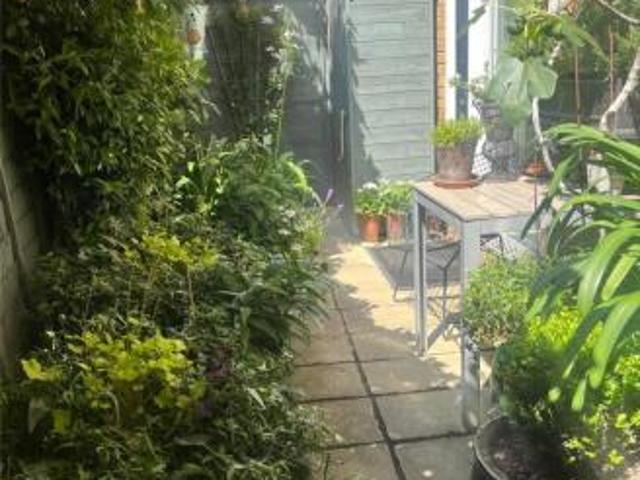 2 bedroom apartment for sale in Battersea High Street, London, SW11