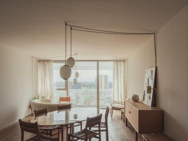 2 Bedroom Apartment For Sale In Battersea, London