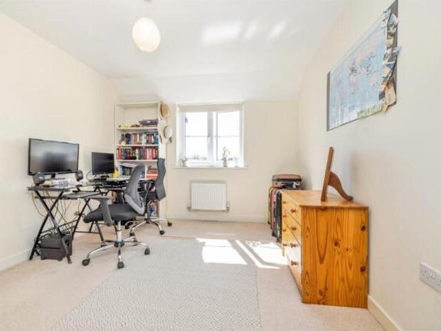 2 bedroom apartment for sale in Baxter Road, Watford, WD24