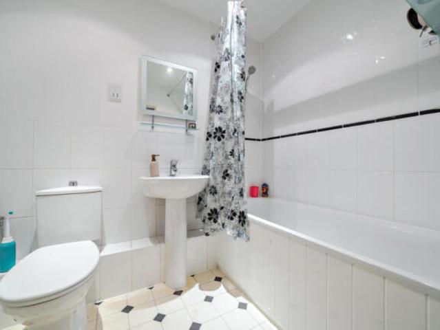 2 bedroom apartment for sale in Beckenham Grove, Bromley, BR2